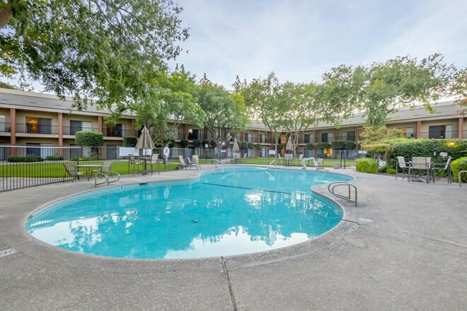 piccadilly inn airport