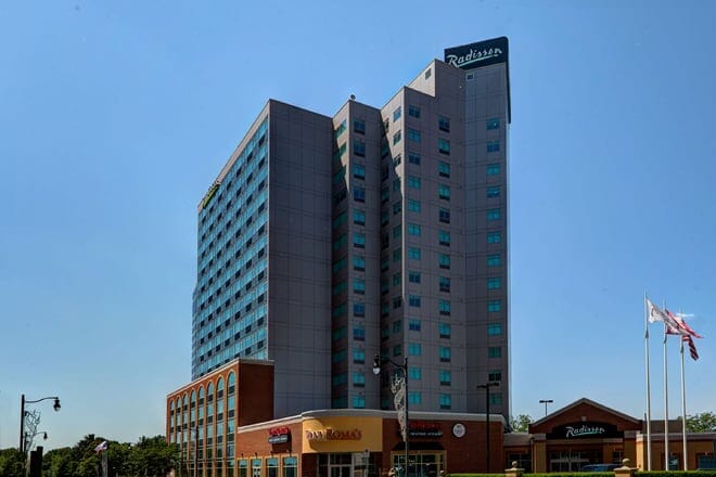 radisson hotel & suites fallsview