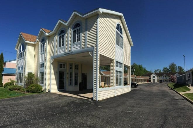 thunderbird inn of mackinaw city