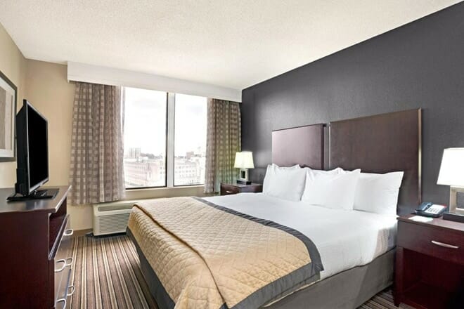 wyndham garden norfolk downtown