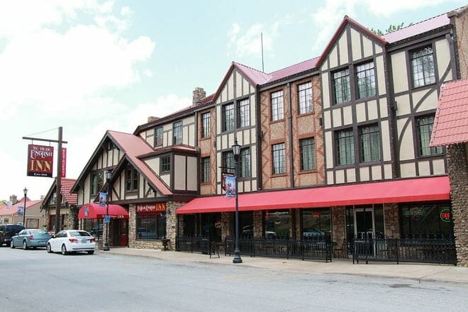 Ye Olde English Inn (Hollister)