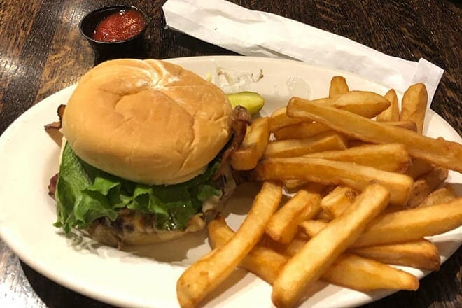 brick alley pub and restaurant