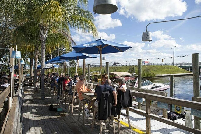 capt&rsquo;n jack&rsquo;s waterfront grille