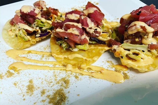 Dinghy's Beach Bar and Grill