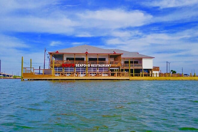 Doc's Seafood & Steak Restaurant