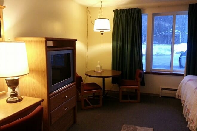 eagles nest motel (haines)