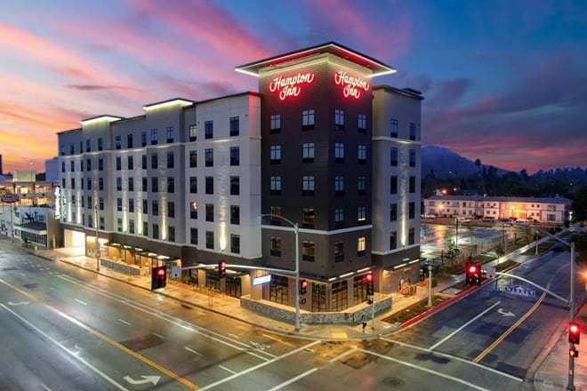 hampton inn riverside downtown