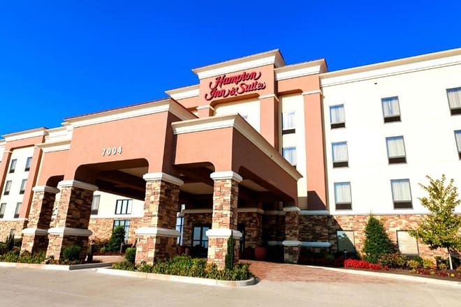 hampton inn and suites tulsa hills
