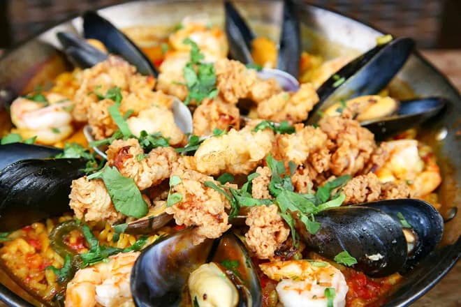 la cosecha bar + restaurant