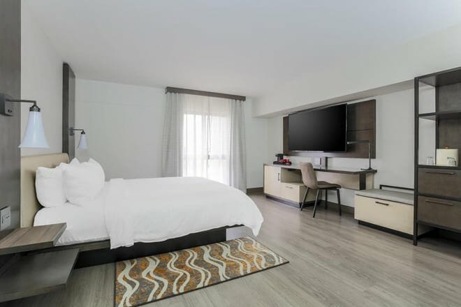 marriott riverside at the convention center