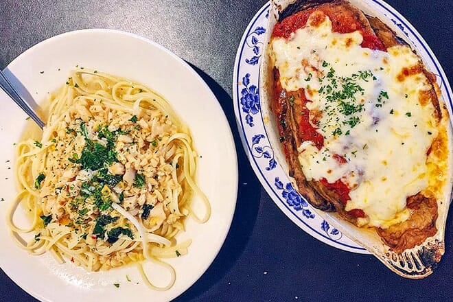 Moni's Pasta & Pizza