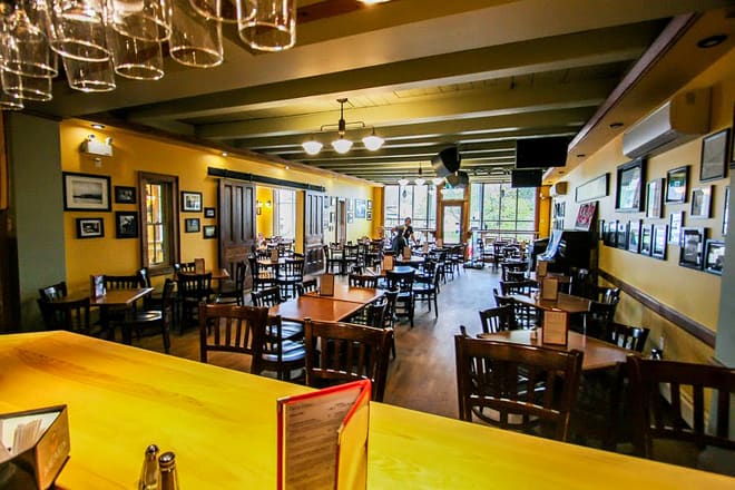 red shoe island bistro