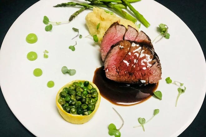 six tables a restaurant