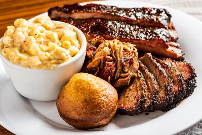 smoking pig bbq company