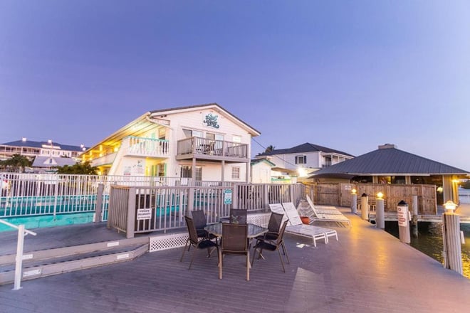 the boat house motel