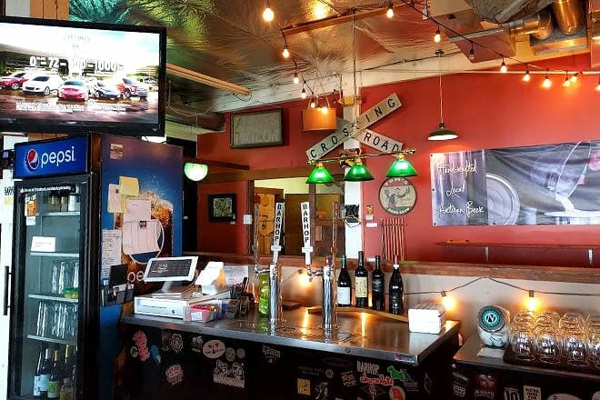 barhop brewing and artisan pizza