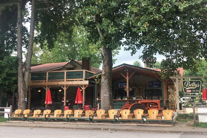 betty&rsquo;s country store