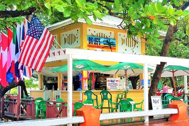 Big Lee's Beach Bar