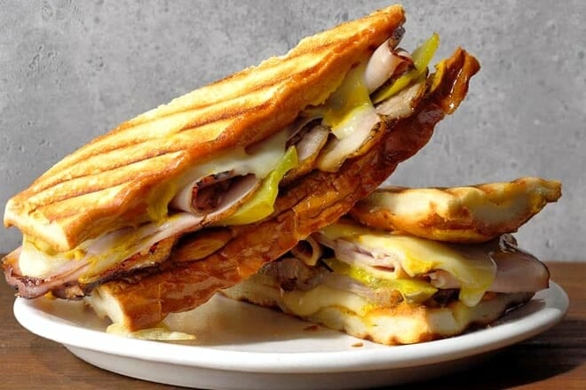 bullwinkle&rsquo;s saloon & eatery