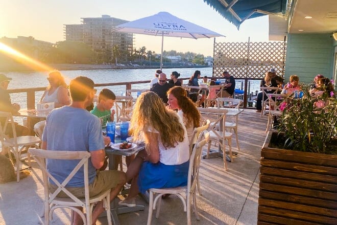 buoy’s waterfront bar & grill