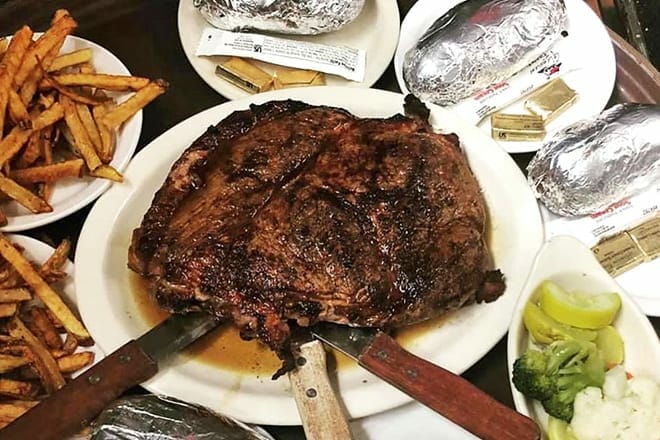 doe&rsquo;s eat place