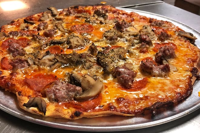 fricanos pizza tavern