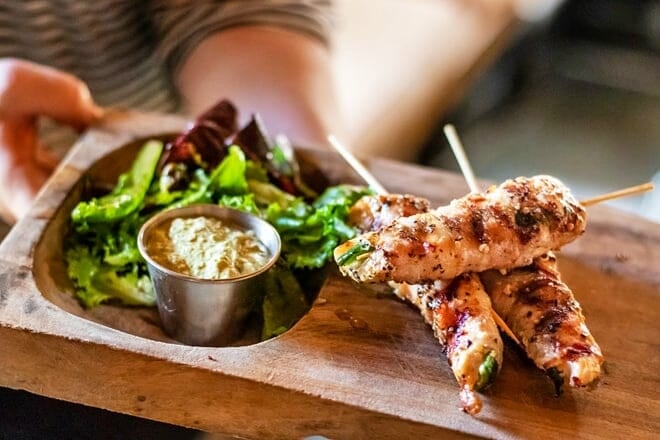 huisache grill and wine bar