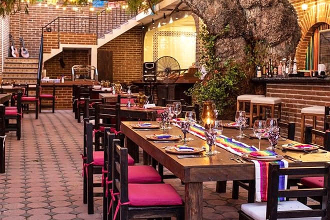 los tres gallos restaurant