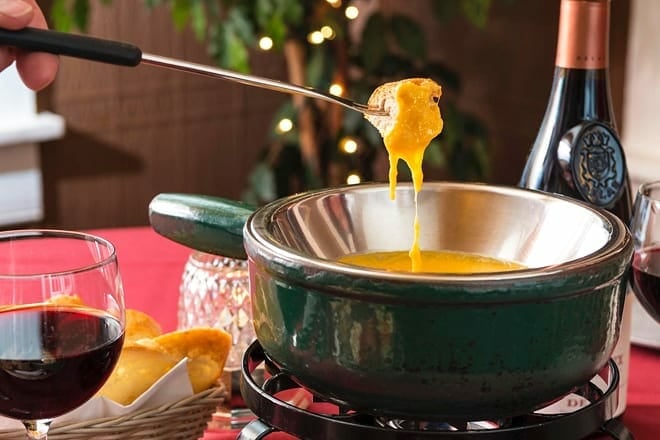 Mona Lisa Fondue Restaurant