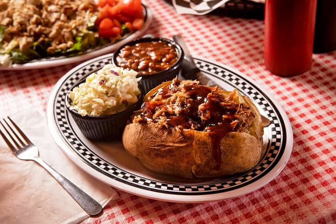 penguin ed&rsquo;s bbq