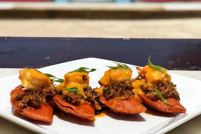 rojo beach bar & lounge