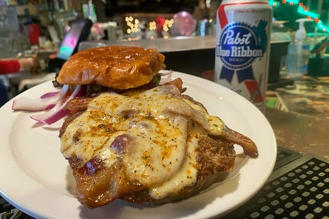 shenanigans restaurant & irish pub