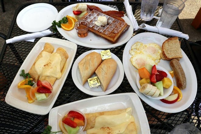 the belgian caf&eacute;