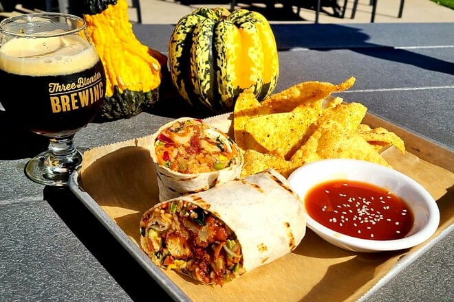 three blondes brewing