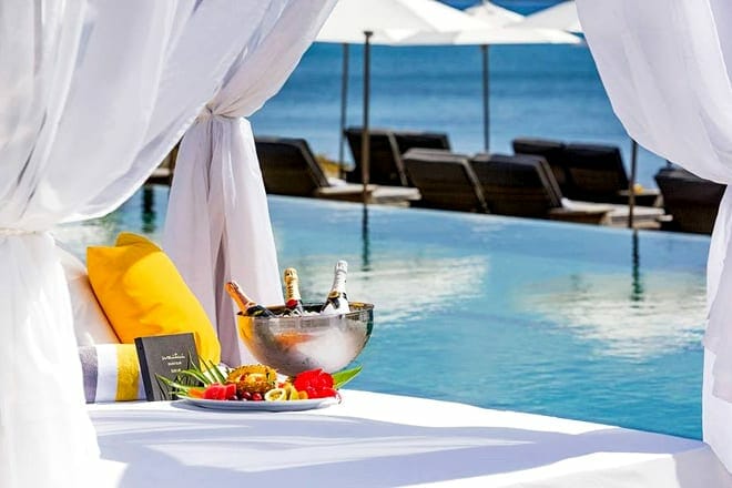 waitui bar & grill &mdash; denarau island