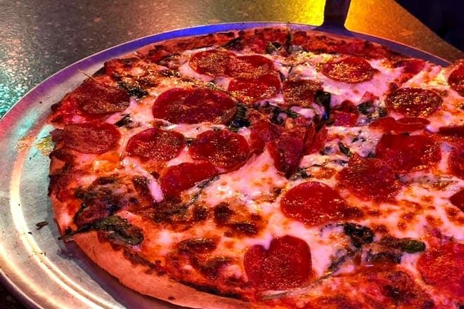 woody’s woodfire pizza bar and oven