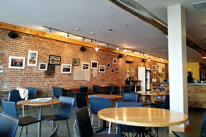 2 alices coffee lounge