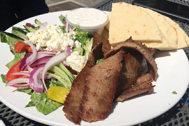 Artemis Lakefront Caf&eacute;