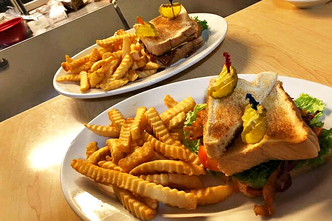 Cook's Boathouse Restaurant