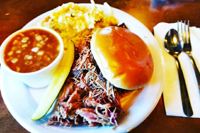 Lonnie Q's BBQ