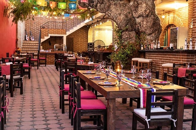 los tres gallos restaurant