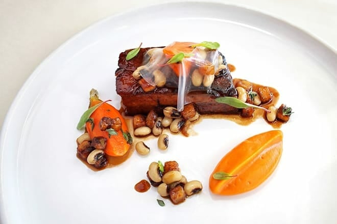 NINE-TEN Restaurant & Bar