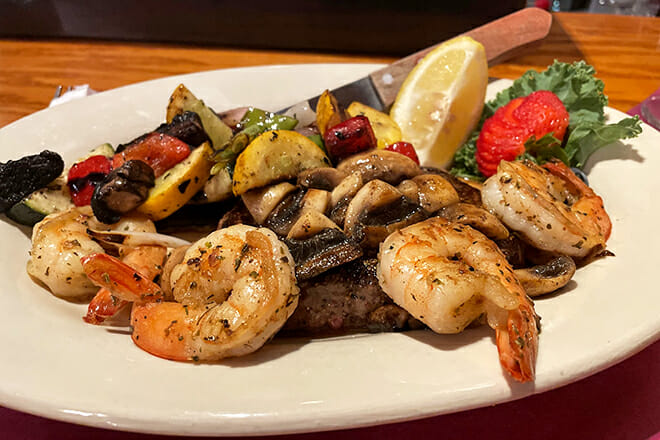 snuffy&rsquo;s cafe & lounge