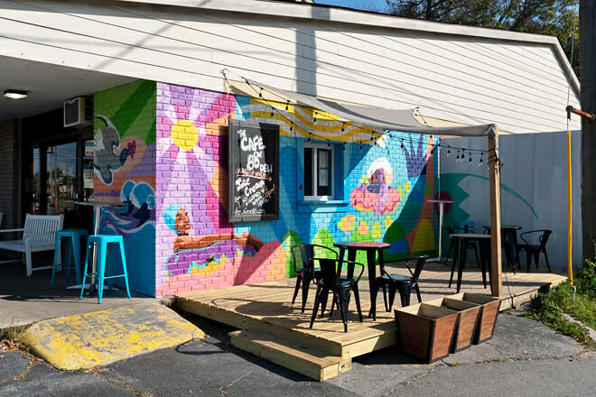 The Cafe on 80 Deli & Bakery