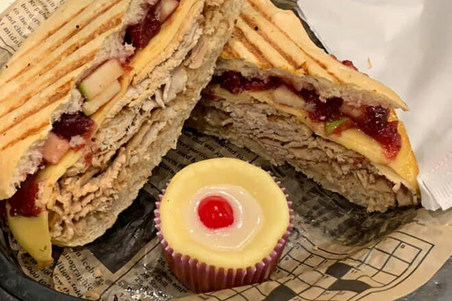 Alexander's Caf&eacute;