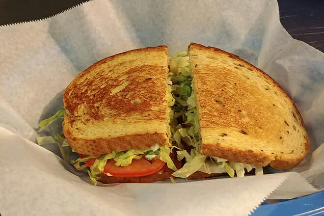 becky&rsquo;s grocery & grill