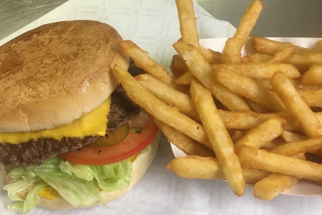 carroll&rsquo;s giant burger