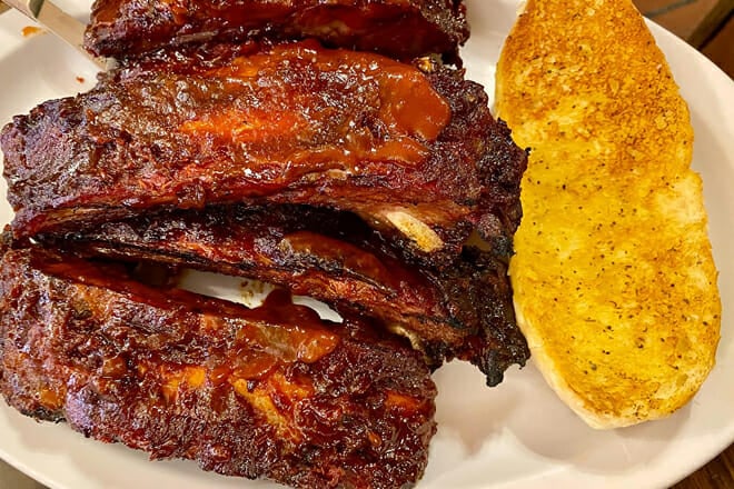 Chris' & Pitt's Restaurant