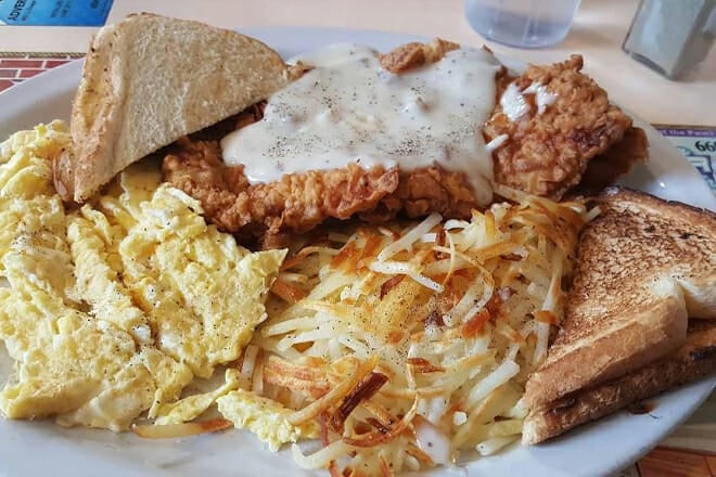 clara&rsquo;s north 65 caf&eacute;