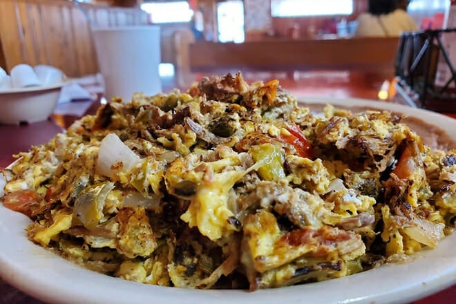 headquarters caf&eacute;